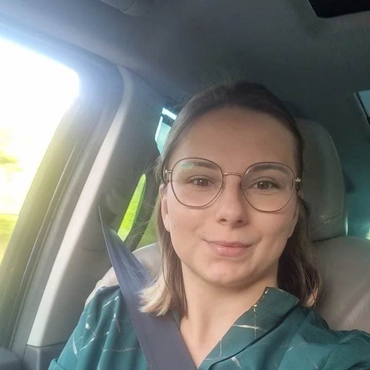 Eloise, assistante de vie à Bonneville-la-louvet est sur Aide-au-top
