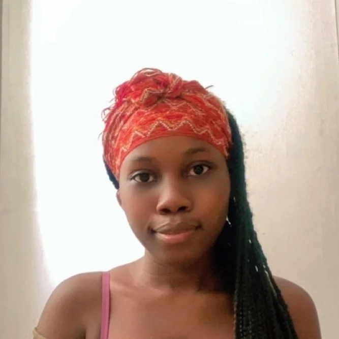 Annonce Nounou-Top au pair à Cayenne 97300 Rose Berline