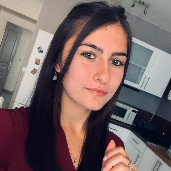 Nounou-top : Anais, baby-sitter à Jacob-bellecombette