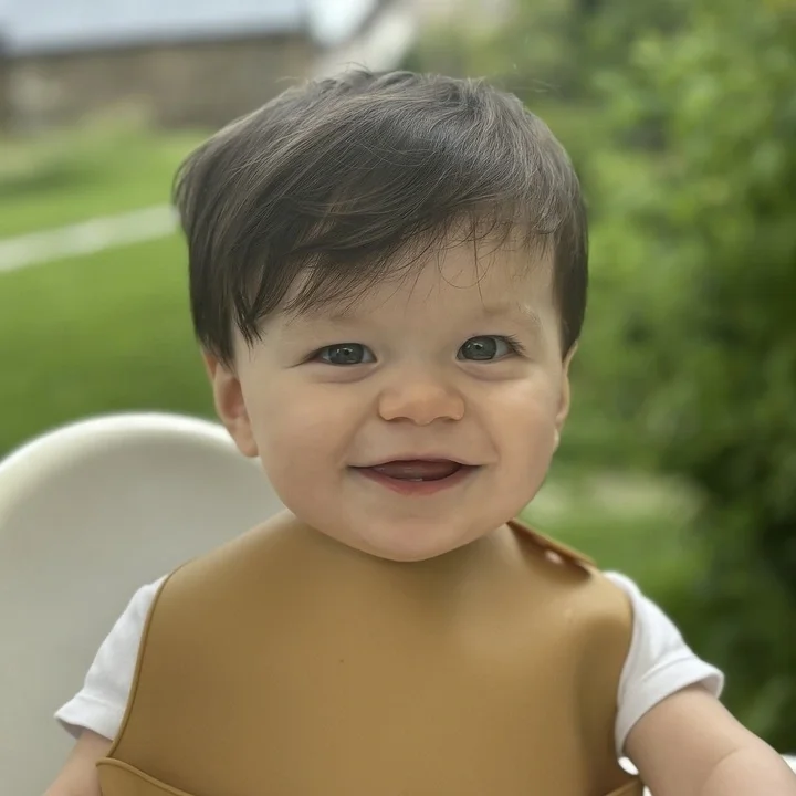 Propose un baby sitting à montreuil-aux-lions, Thomas