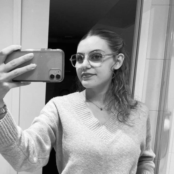 Babysitter à niort 79000, annonce déposée par Louna