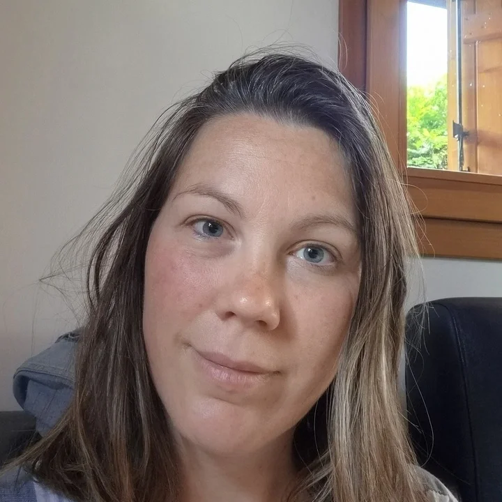 Nounou-top : Sandy, propose un baby sitting à Morillon